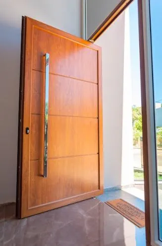 Porta pivotante pvc externa preço - Super Class